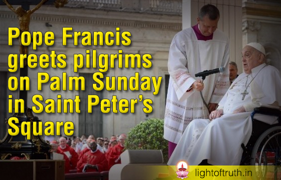 Pope Francis greets pilgrims on Palm Sunday in Saint Peter’s Square ...